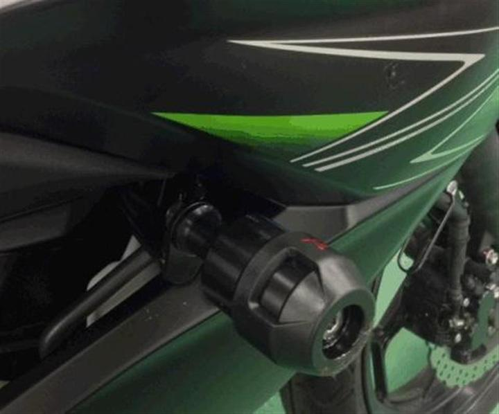 999940648 | Frame Slider Set | Kawasaki